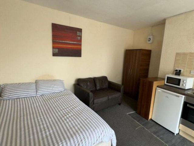 Studio to rent