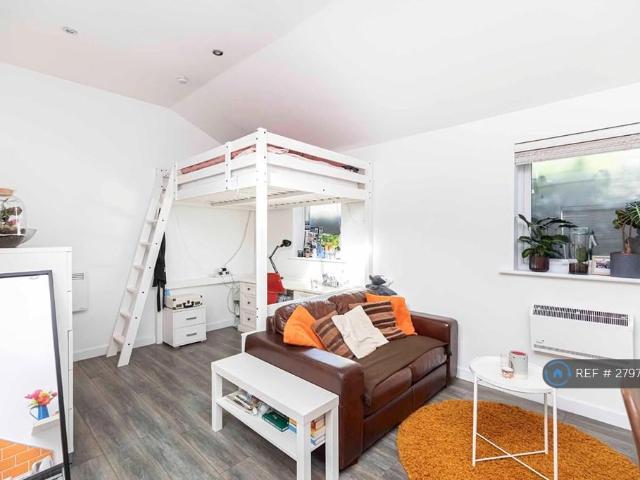 Studio to rent