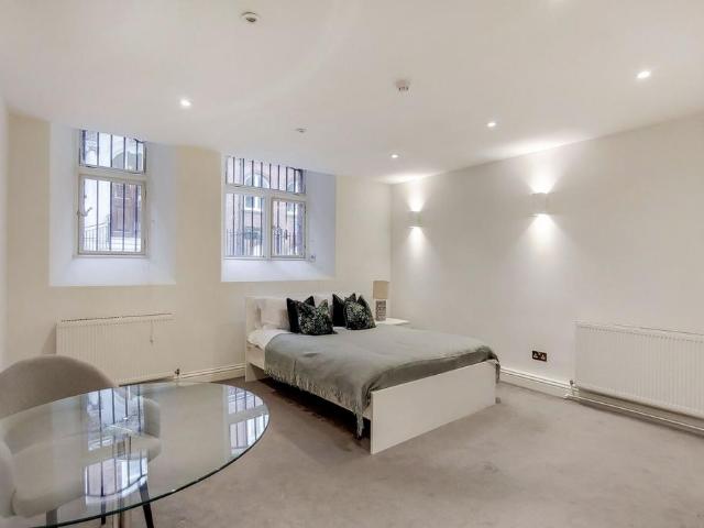 Studio to rent