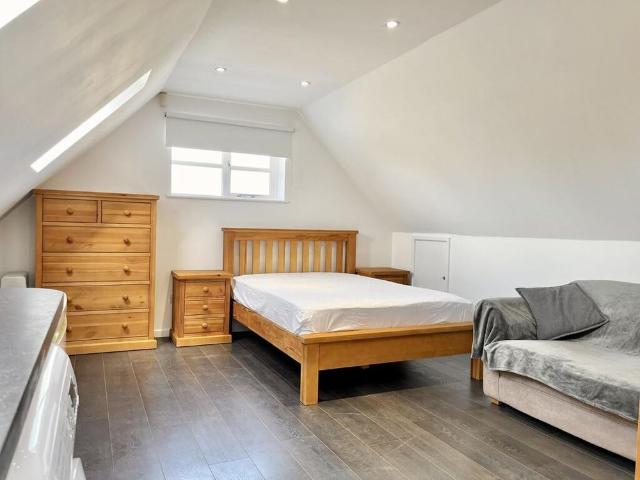 Studio to rent