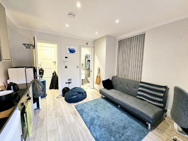 Studio to rent