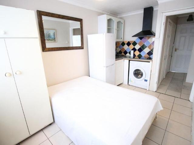 Studio to rent