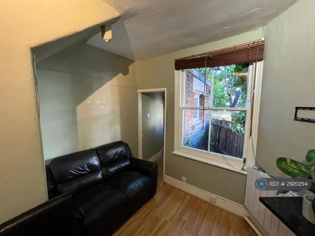 Studio to rent