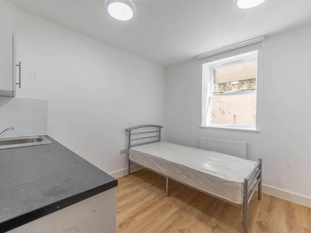 Studio to rent