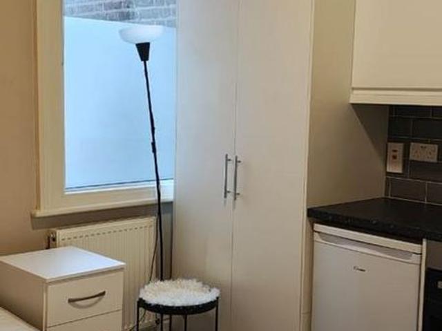 Studio to rent