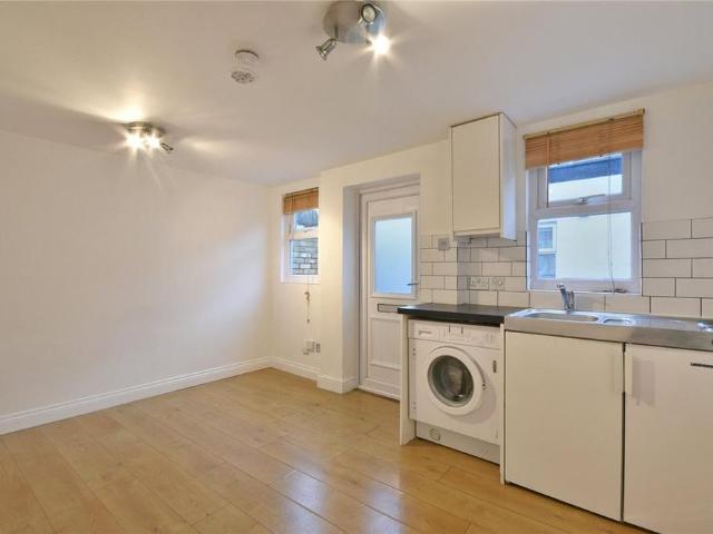 Studio to rent