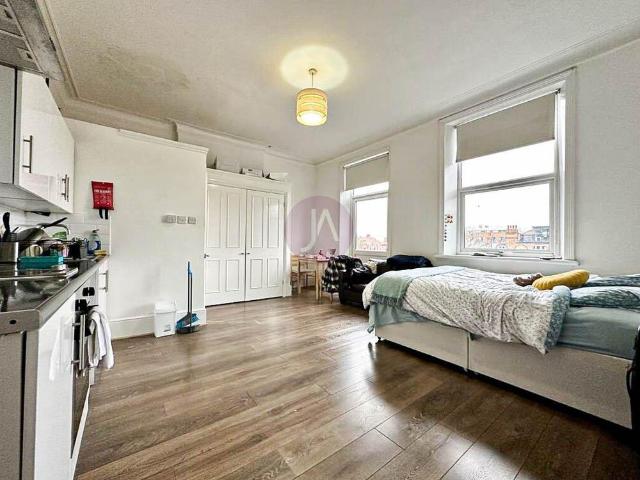Studio to rent