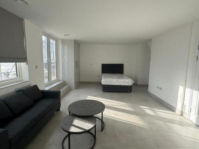 Studio to rent
