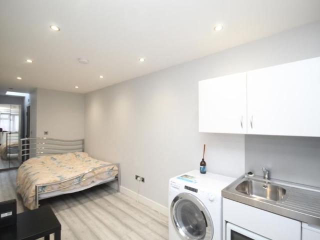 Studio to rent