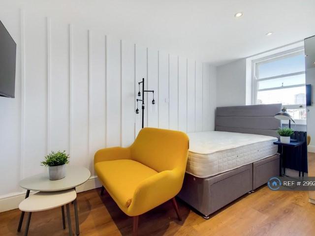 Studio to rent