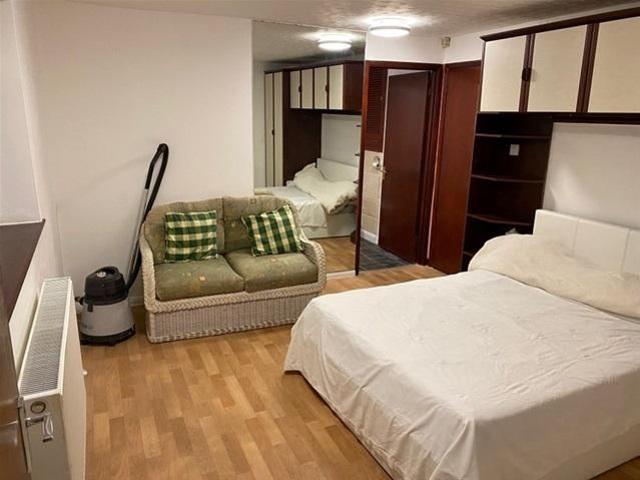 Studio to rent