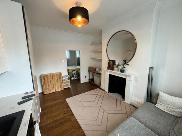 Studio to rent