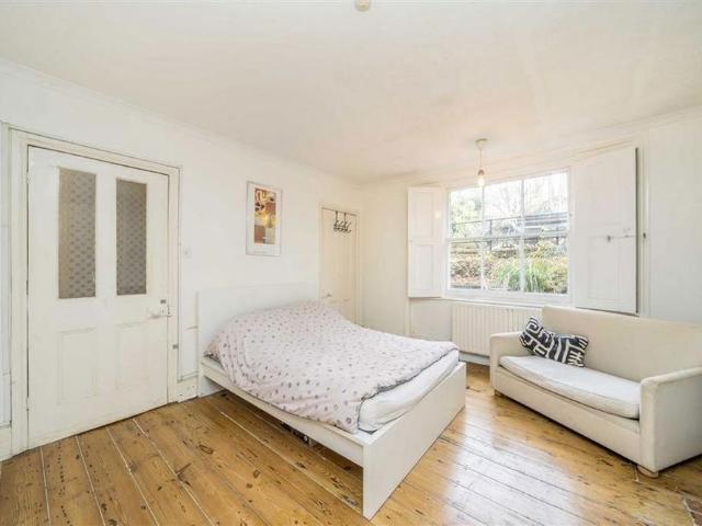 Studio to rent