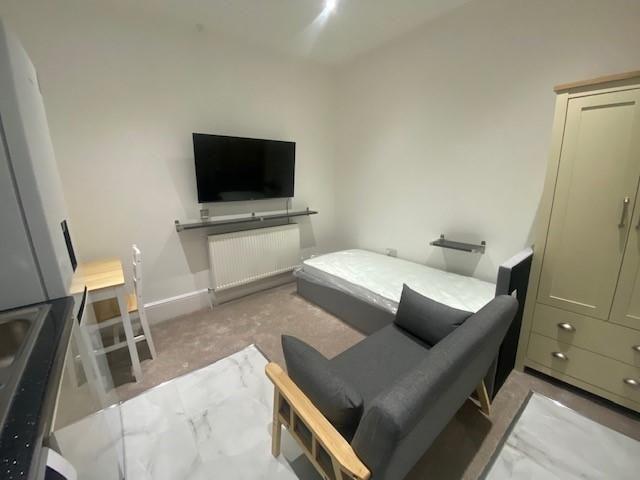 Studio to rent