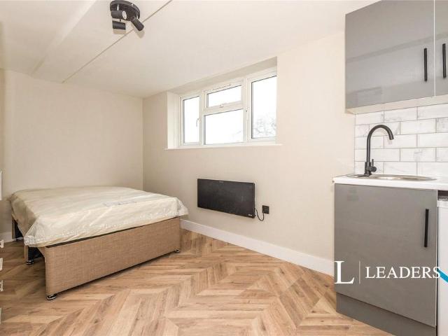Studio to rent