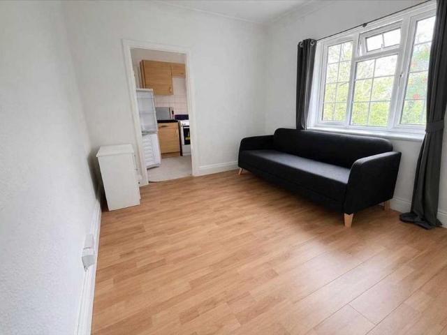 Studio to rent