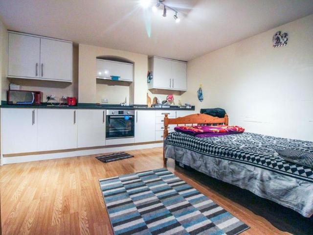 Studio to rent