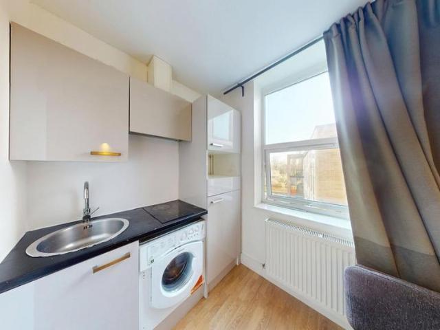 Studio to rent