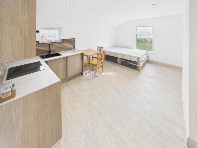 Studio to rent