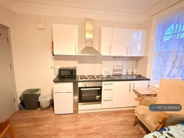 Studio to rent
