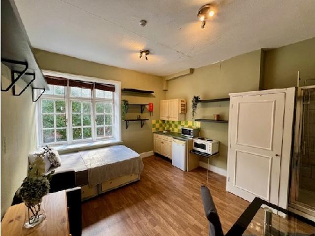 Studio To Rent