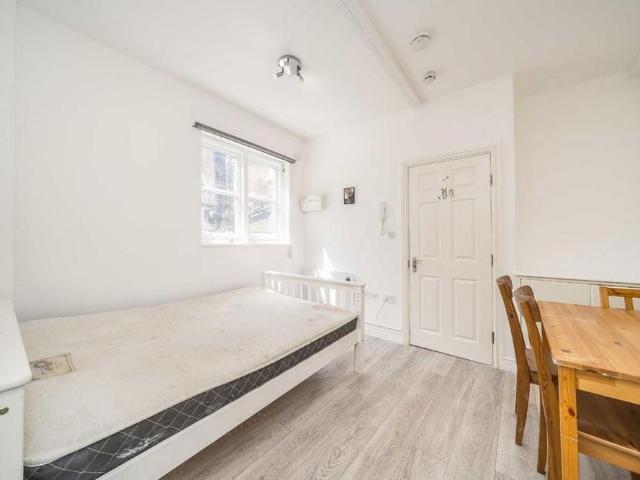 Studio to rent