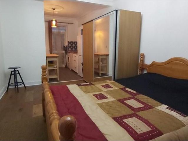 Studio to rent