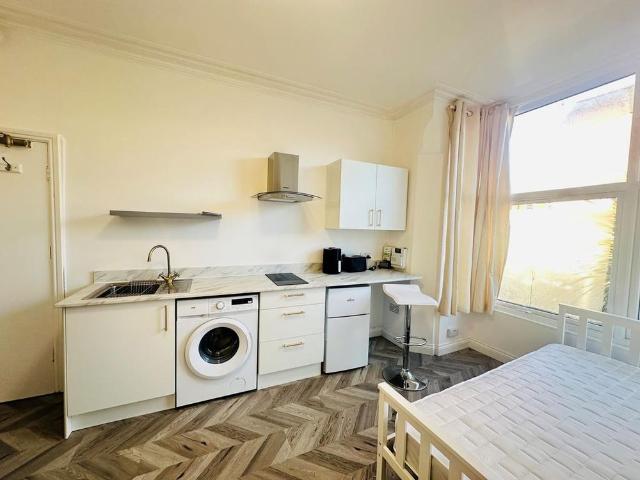 Studio to rent