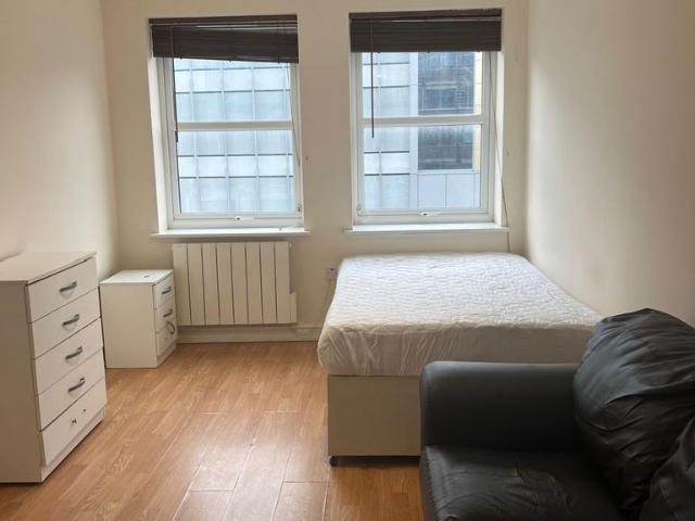 Studio to rent