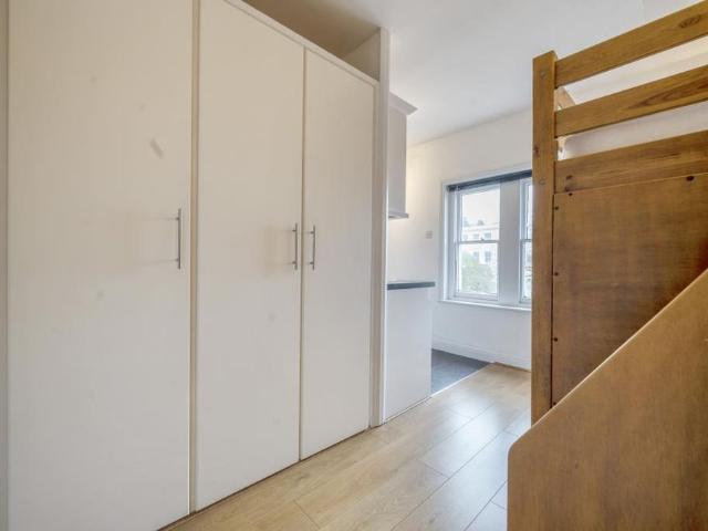 Studio to rent