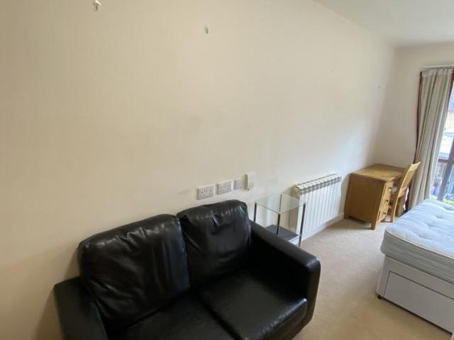 Studio to rent