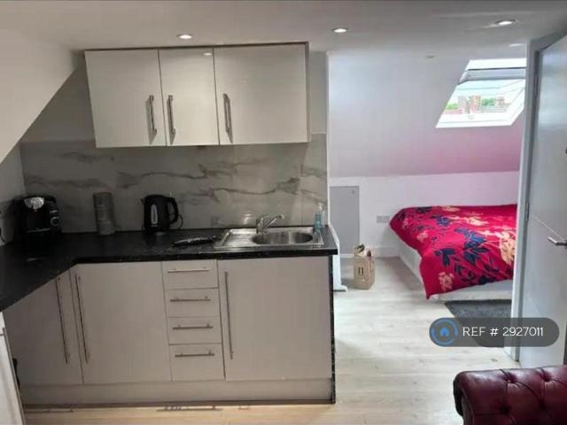 Studio to rent