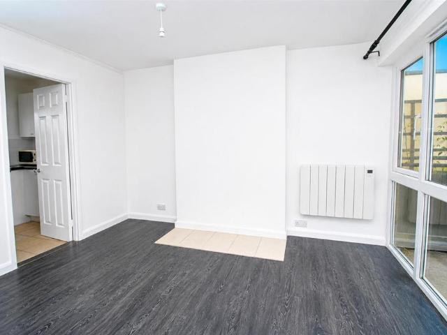 Studio to rent