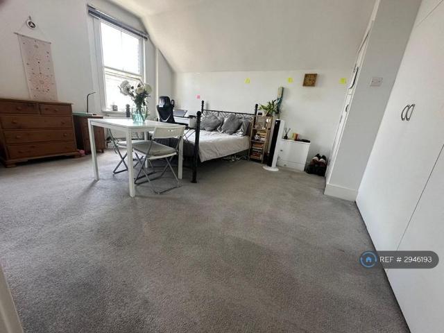 Studio to rent