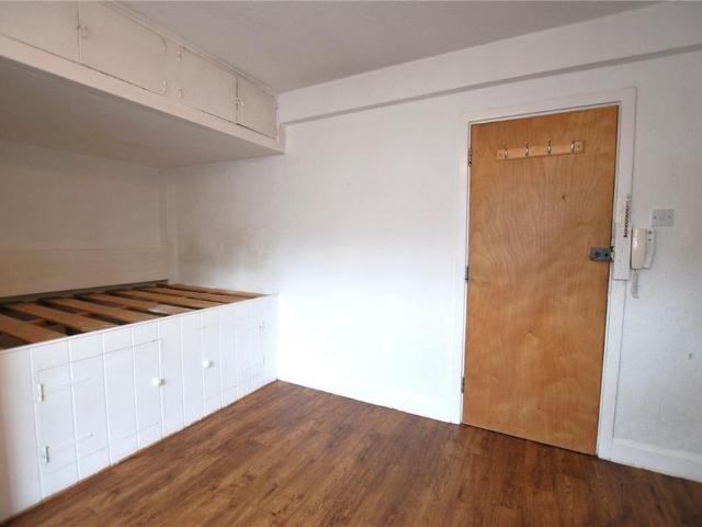 Studio to rent