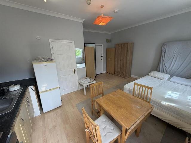 Studio to rent