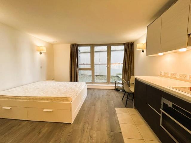 Studio to rent