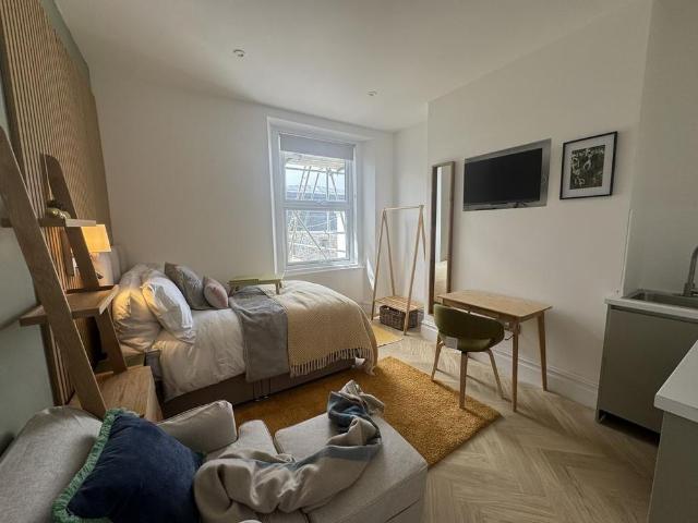 Studio to rent