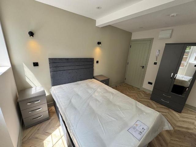 Studio to rent