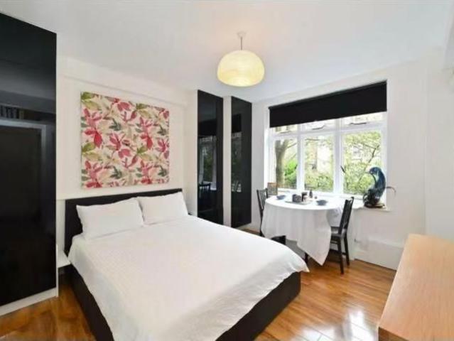 Studio to rent