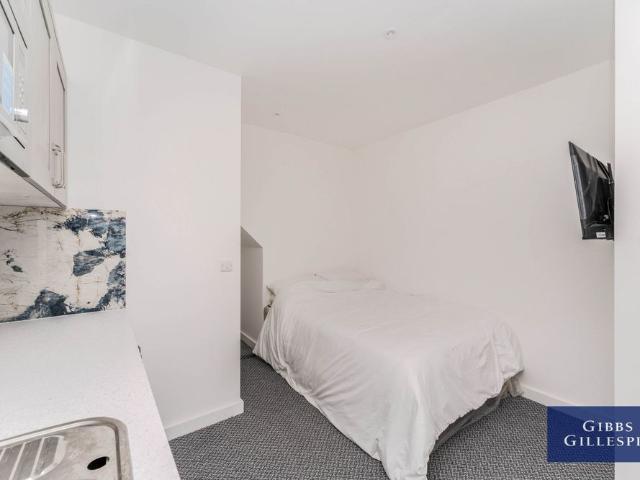 Studio to rent