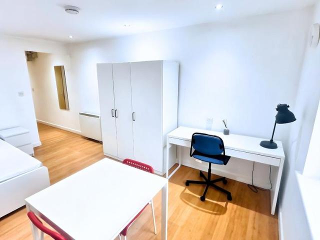 Studio to rent