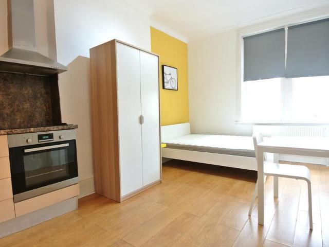 Studio to rent