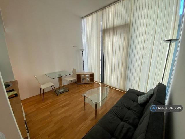 Studio to rent