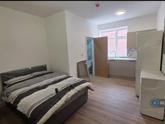 Studio to rent
