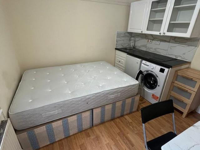 Studio to rent