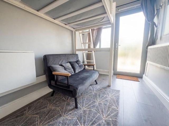 Studio to rent