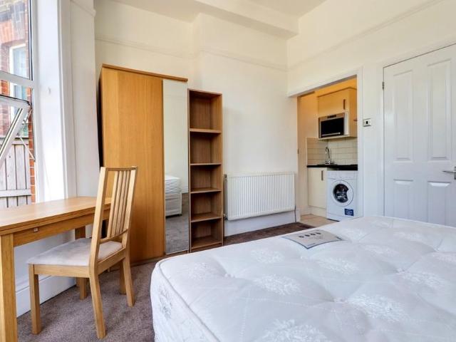 Studio to rent