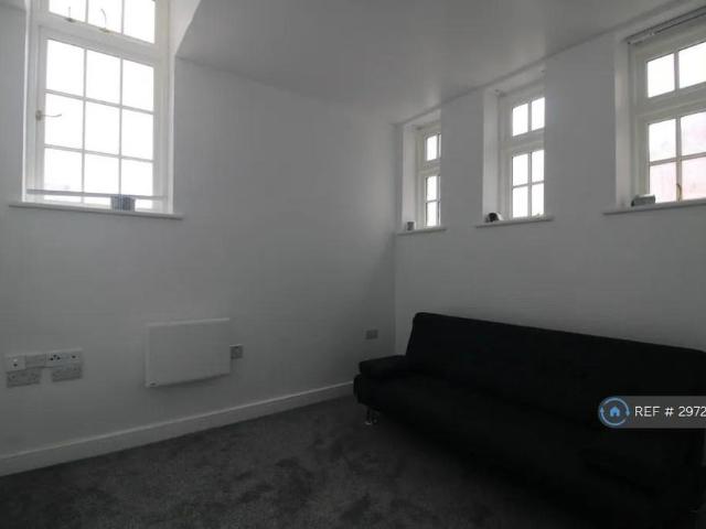 Studio to rent
