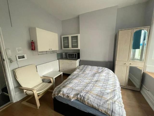 Studio to rent